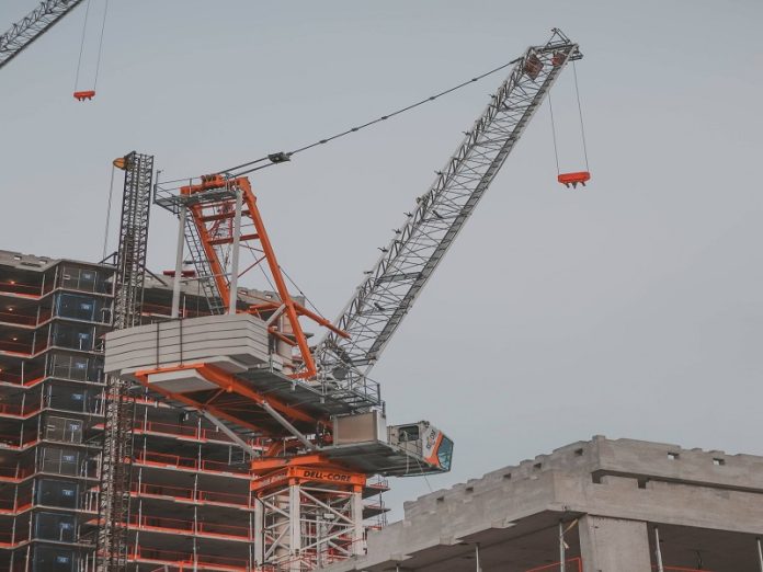 7 Ways to Choose the Right Hoist for a Construction Site - The European ...