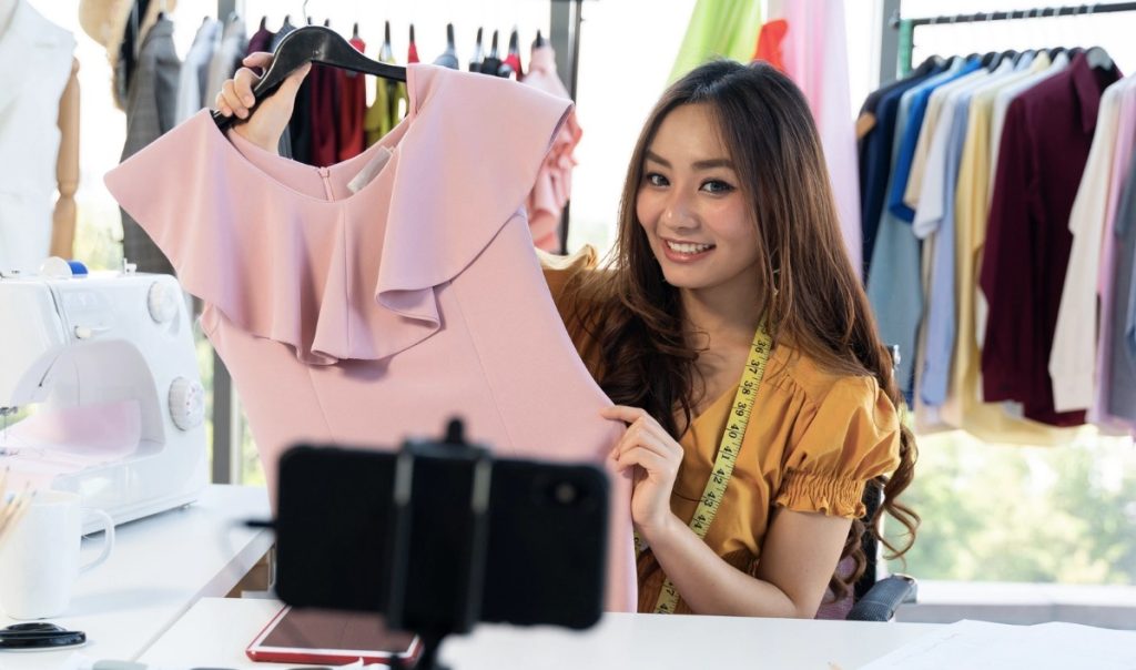 Live Stream Selling: What Fashion Influencers Need To Know - The ...