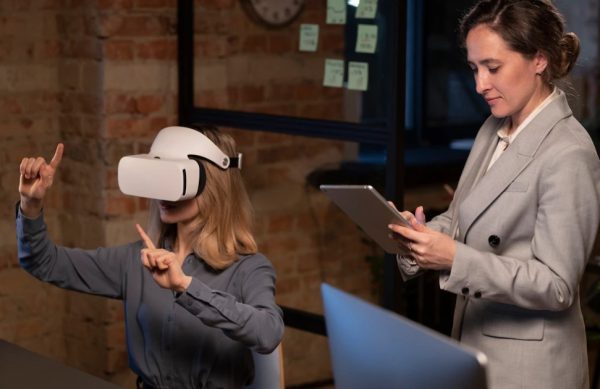 Creating Immersive Experiences: Exploring AR and VR in Mobile App Development - The European ...